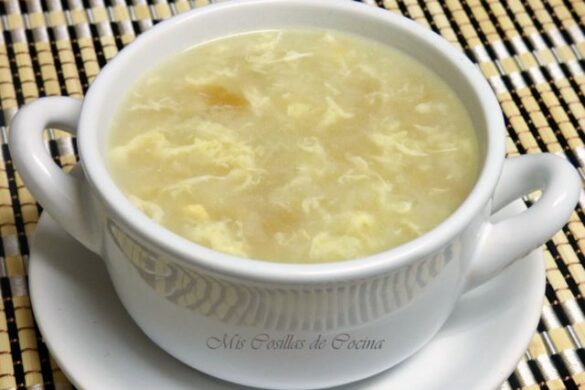 Sopa torrada amb mandonguilles (Sopa de pan tostado con albóndigas ...