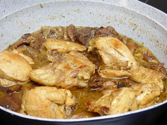 Pollo rustido con setas (Níscalos) - Mis Cosillas de Cocina